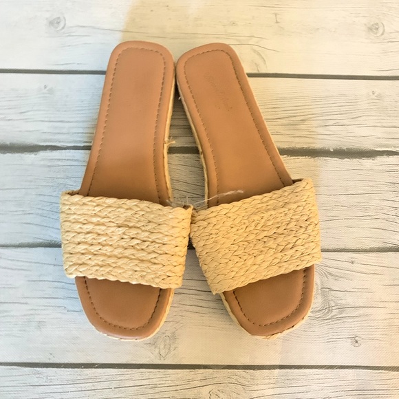 Universal Thread | Shoes | Universal Thread Raffia Brown Slidessize 6 ...